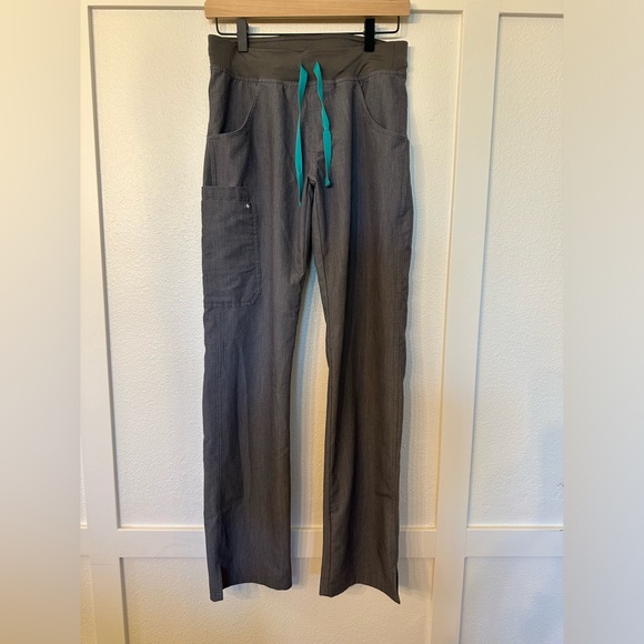 Figs | Pants & Jumpsuits | Figs Kade Cargo Scrub Spent Grey With ...